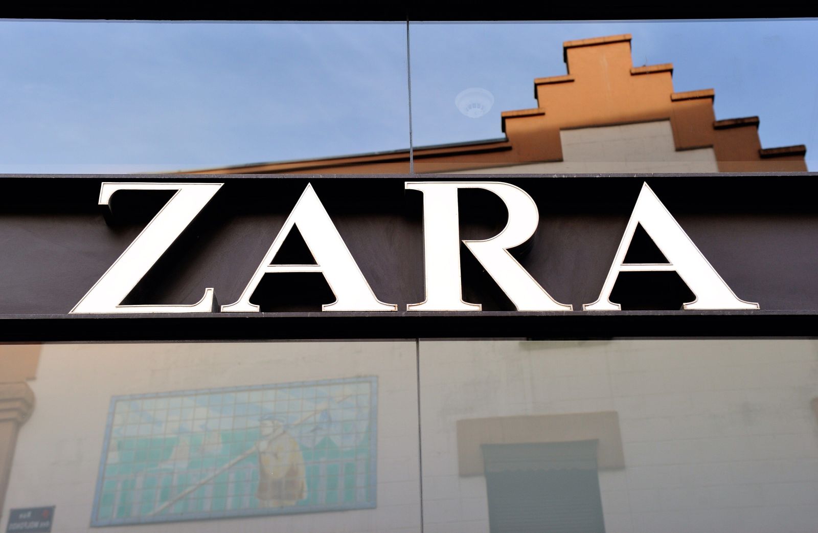 18 Hal Ini Cuma Dimengerti Kamu yang Sering Belanja di Zara